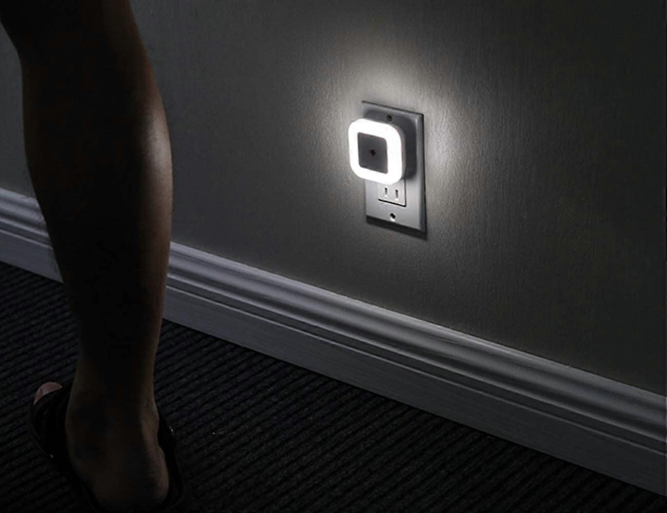 6-Pack Plug-in LED Night Light with Dusk-to-Dawn Sensor for Stairs ...