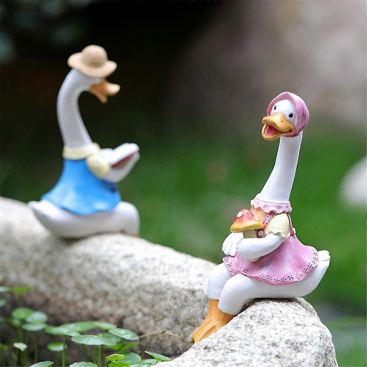 Couple Duck Garden Statues Cartoon Resin Cute Sitting Chicken Sculpture ...
