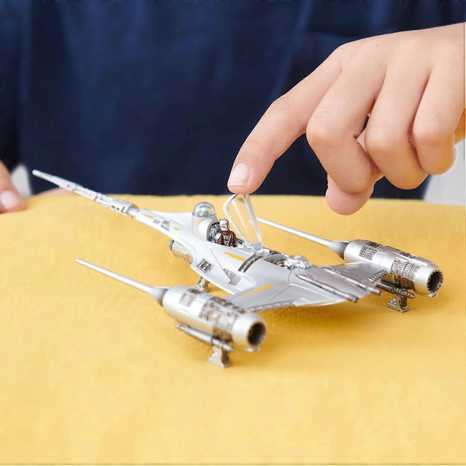 Star Wars - Micro Galaxy Squadron - 5inch Mando Starfighter with fig ...