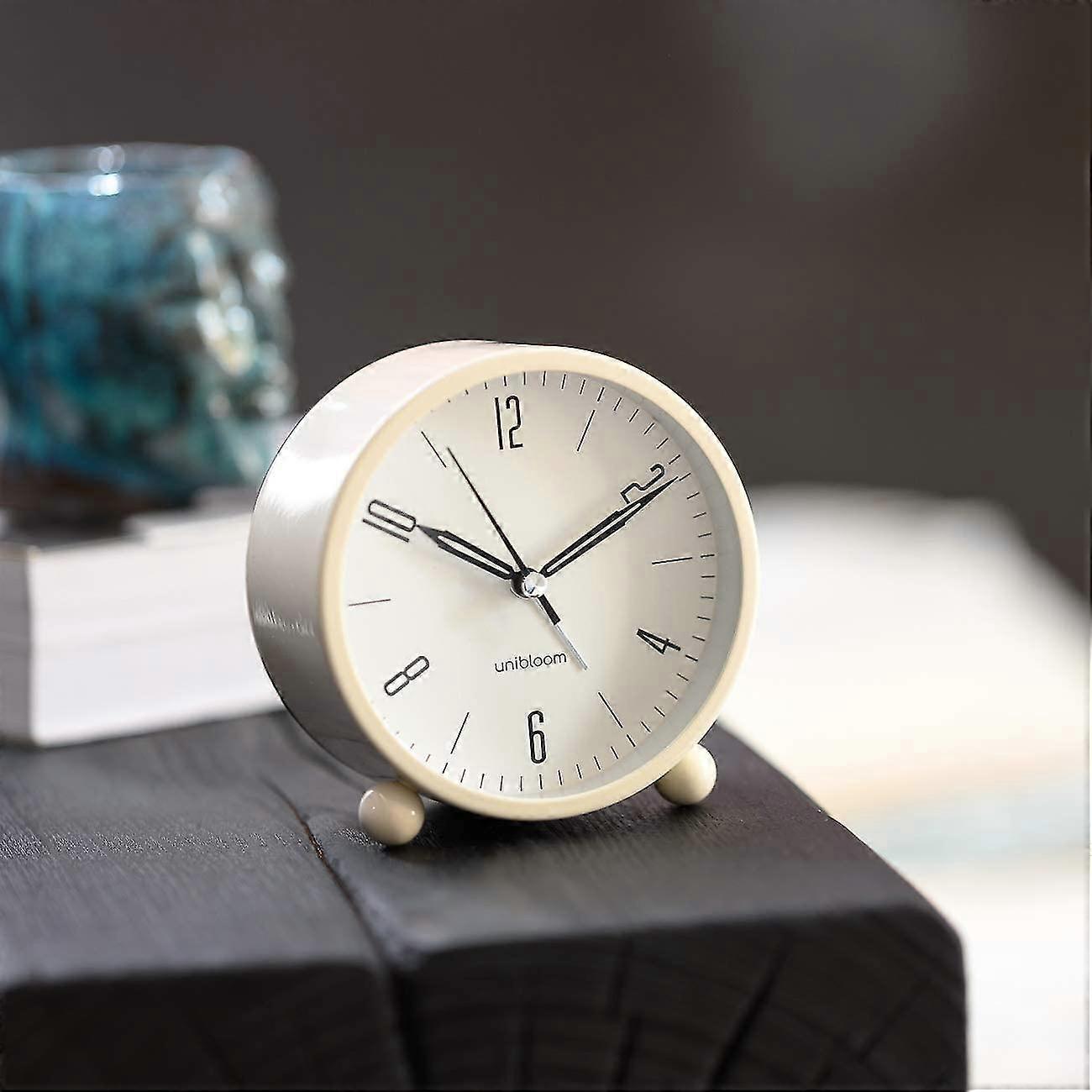 Silent Alarm Clock - Non Ticking Analog Alarm Clocks With Warm Light ...