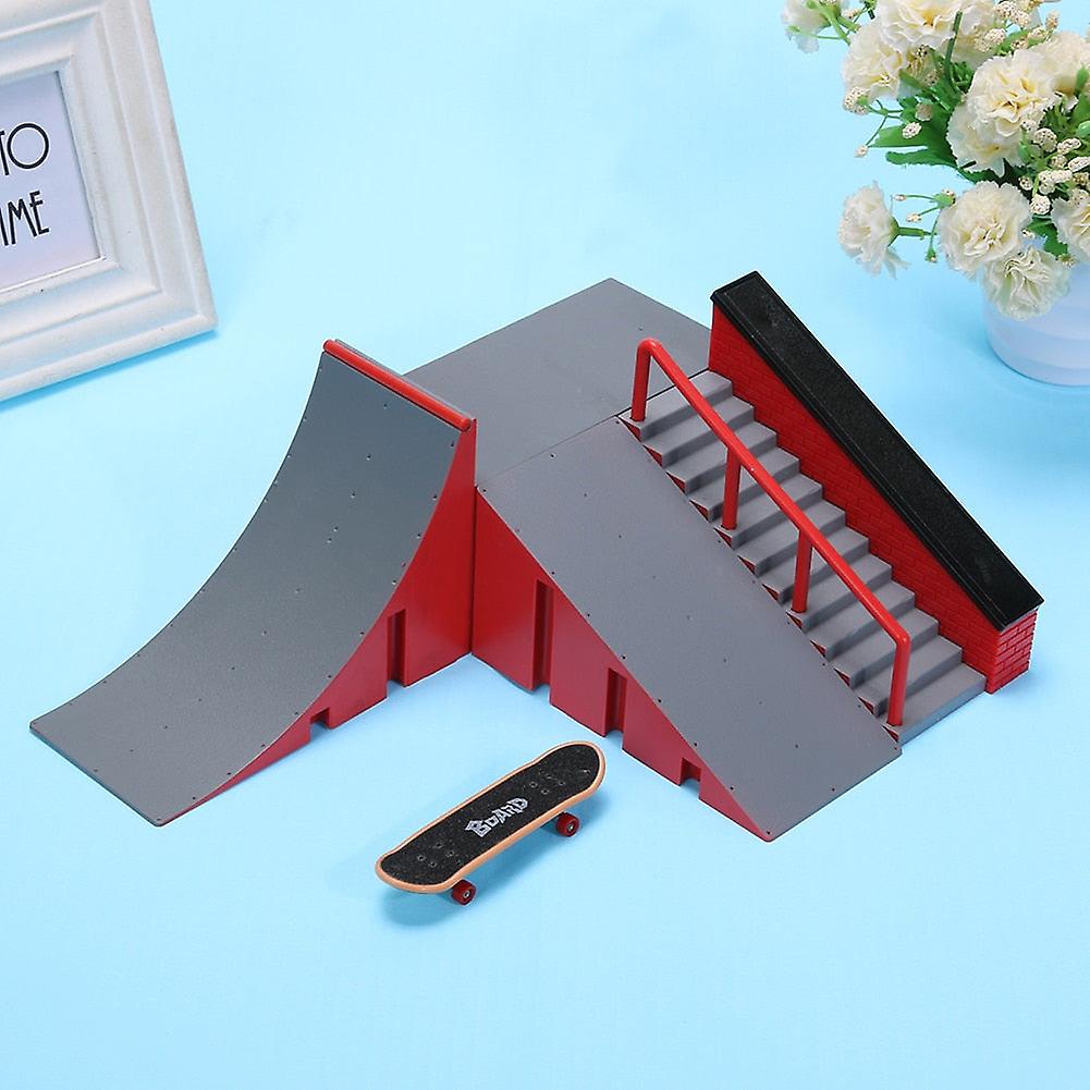 Fingerboard Skate Park Kit, Mini Finger Board Table Game Ramp Track Toy ...