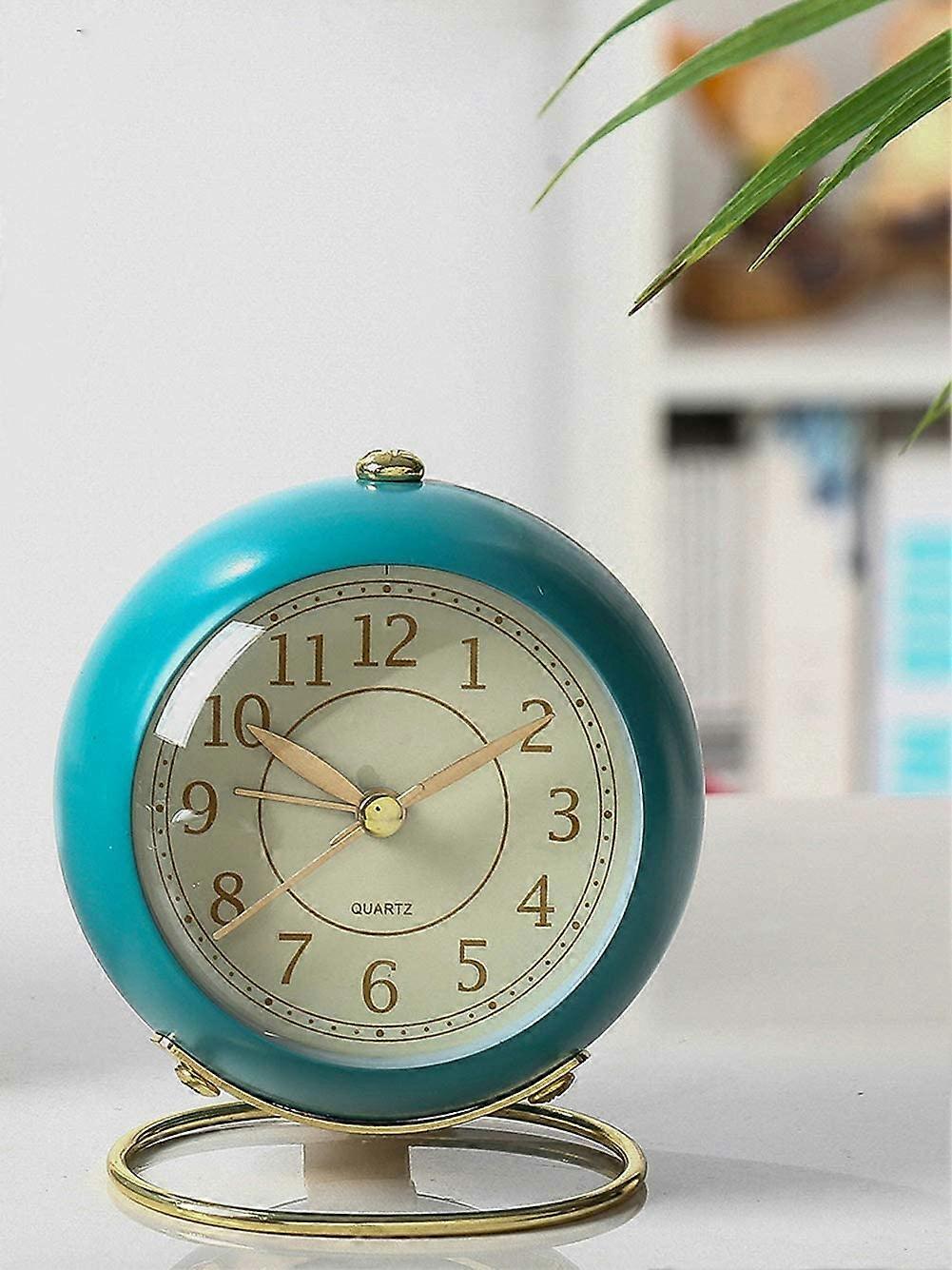 Small Table Clocks, Classic Non-Ticking Tabletop Alarm Clock with ...