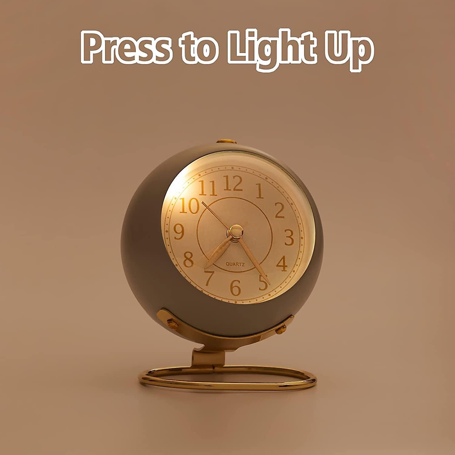 Small Alarm Clocks, Retro Analog Silent Table Clock No-ticking Tabletop ...