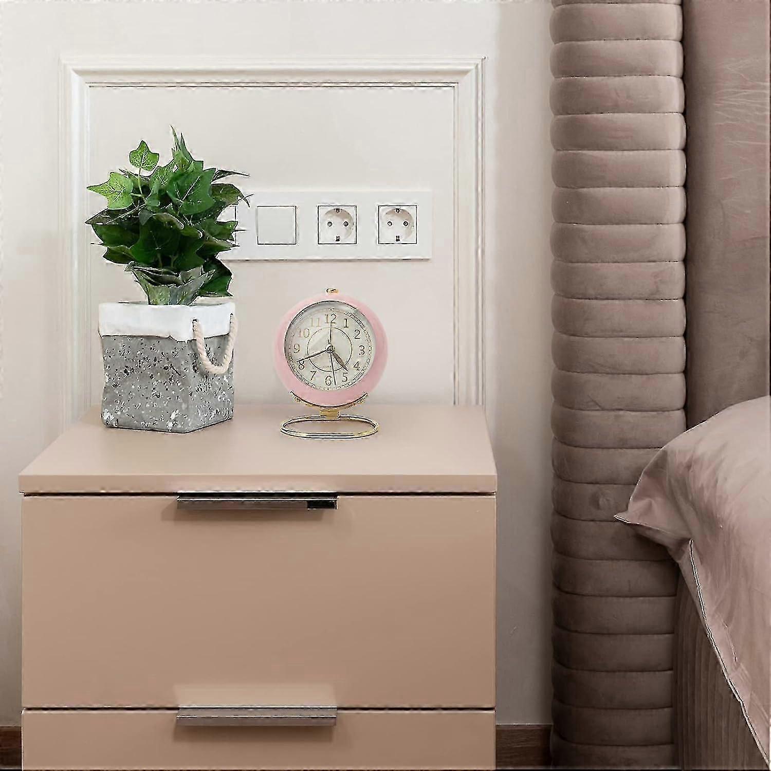 Desk Clocks Battery Operated, Silent Alarm Clock for Bedrooms, Retro ...