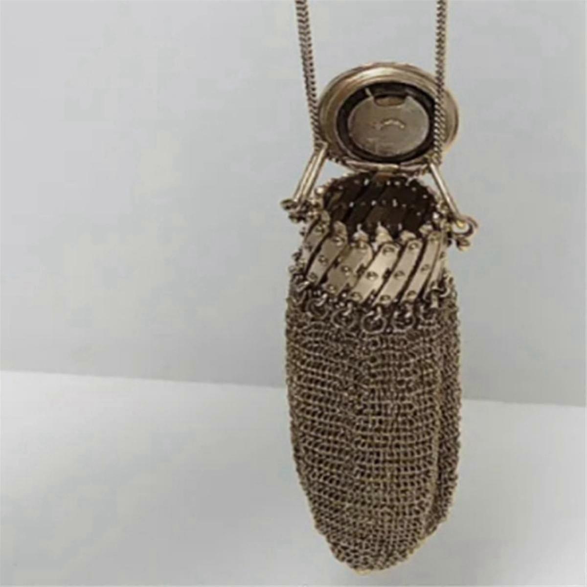 Handmade 1920'S English Coin Purse, Victorian Silver Twist Lid Gate ...