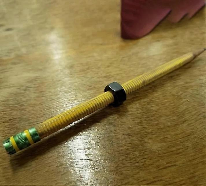 ADHD Fidget Pencil,Threaded Pencil Sleeve with Nuts'n Bolts for Kids ...