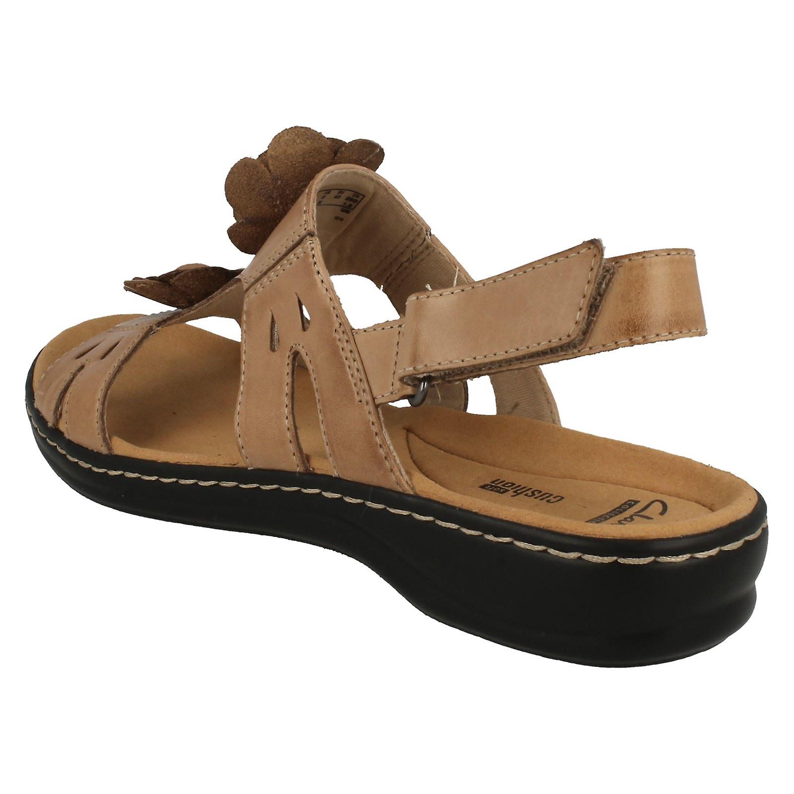 Ladies Clarks blomma detaljerade sandaler Leisa Claytin | Fruugo SE