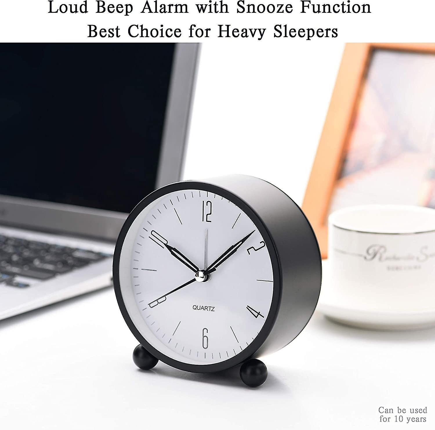Alarm Clock For Bedroom, Round Battery Operated Analog Alarm Clock ...