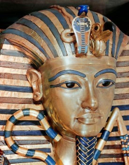 Het gouden masker van Toetanchamon, goud ingelegde juwelen, 1342 voor ...