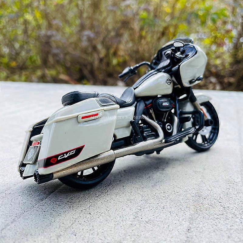 1:18 Harley-Davidson Motorcycle 2018 CVO Road Glide Cream White Alloy ...