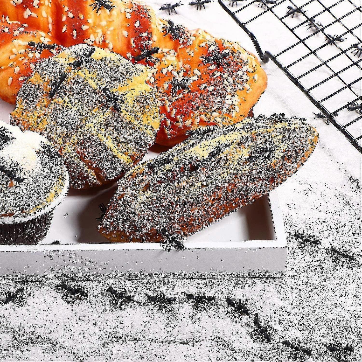 300 Pieces Fake Ants Prank Plastic Black Ant Bugs Joke Toys Realistic ...