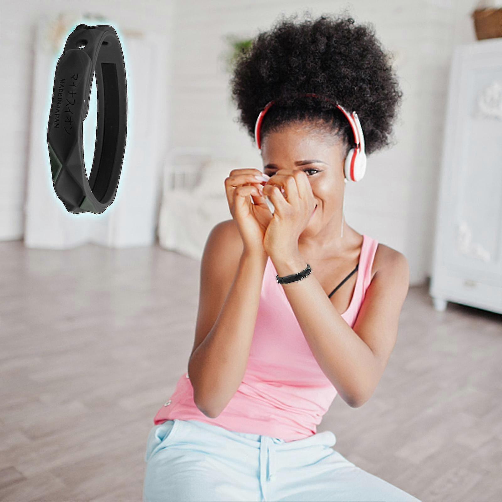 Static Bracelet: Human Body Releases Static Electricity In Winter ...