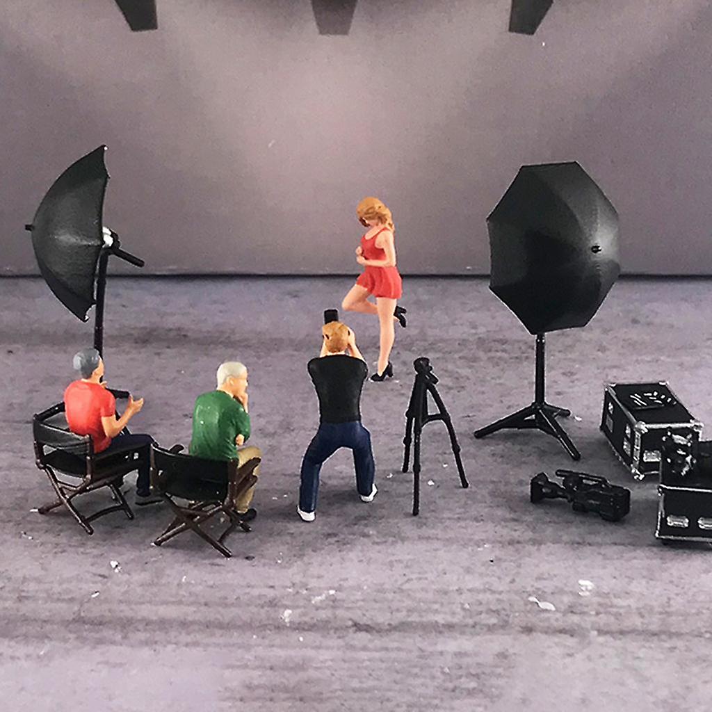 1/64 Figures Talking Scene Tiny People Miniature for Dioramas Layout S ...