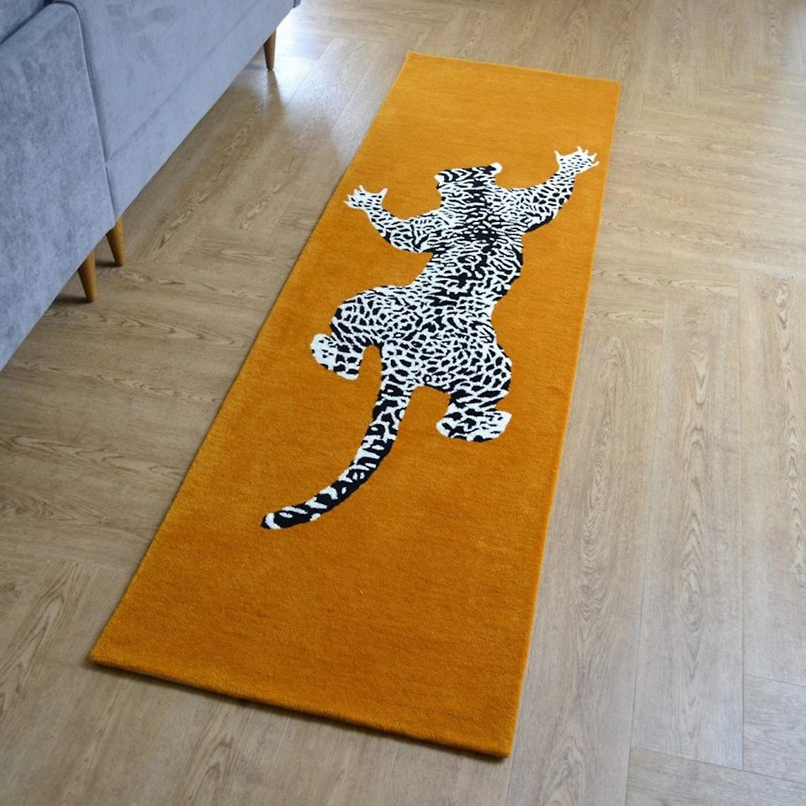 Rida Handloom Handmade Climbing Leopard Runner Rug For Bedroom & Stair ...