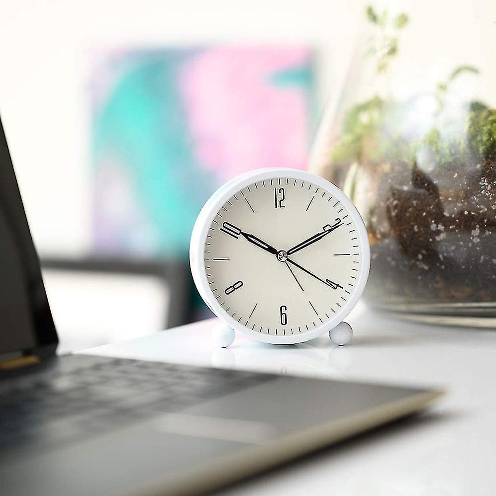 Round Alarm Clock Non Ticking, Battery Operated And Light Function ...