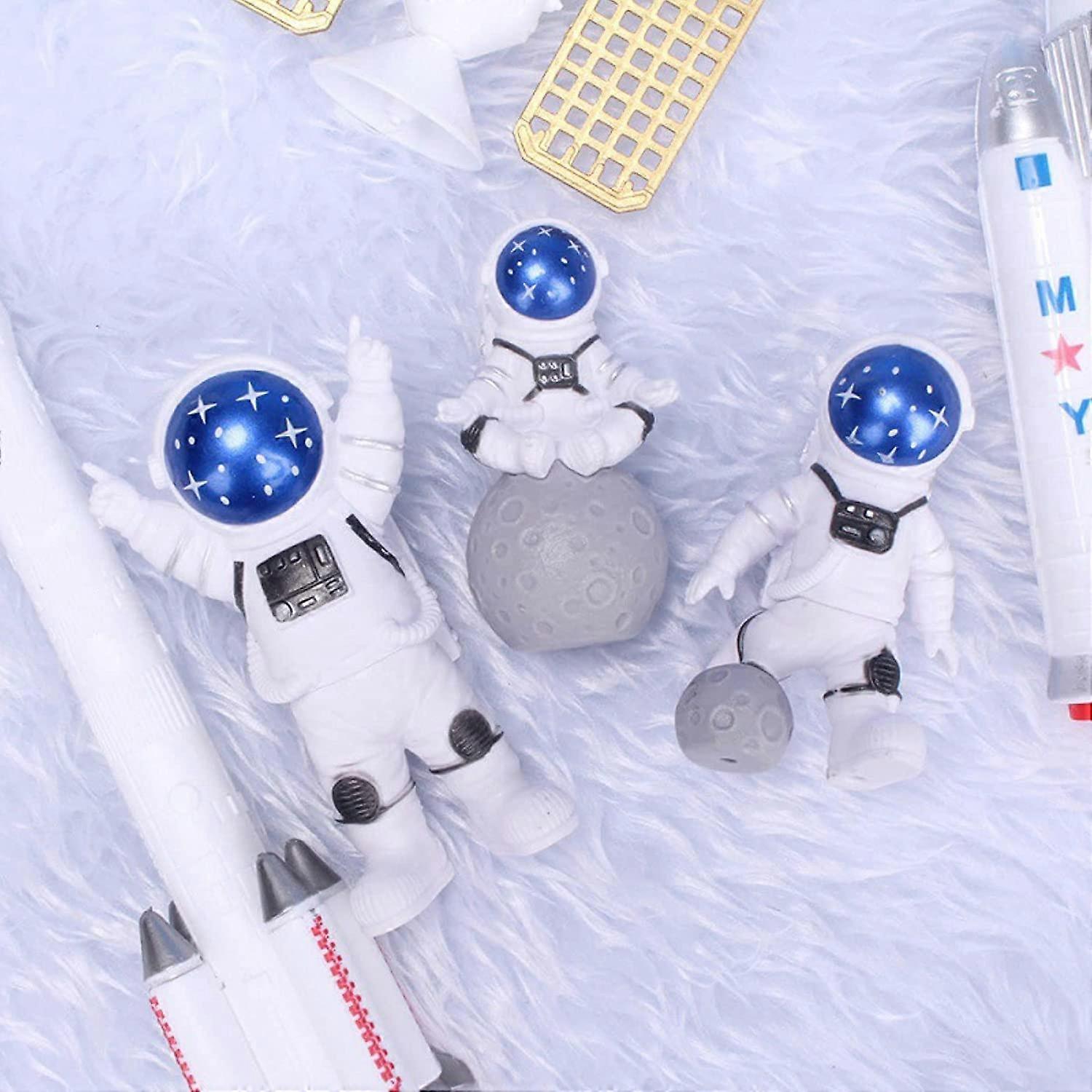 Liangnv 3Pcs Astronaut Figurines Cake Topper Outer Space Cake ...