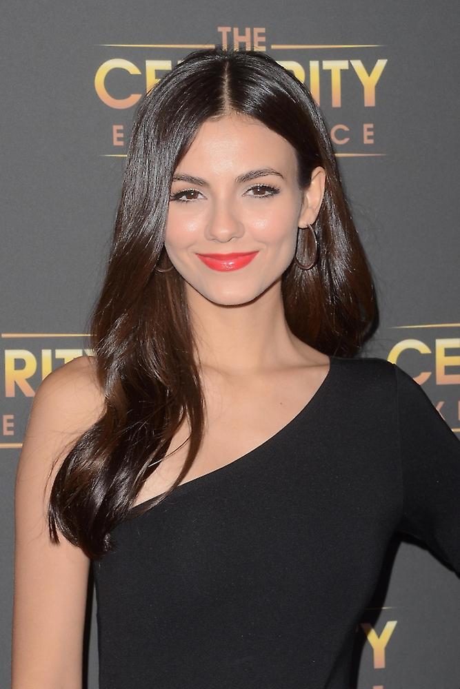 Victoria Justice Age 16