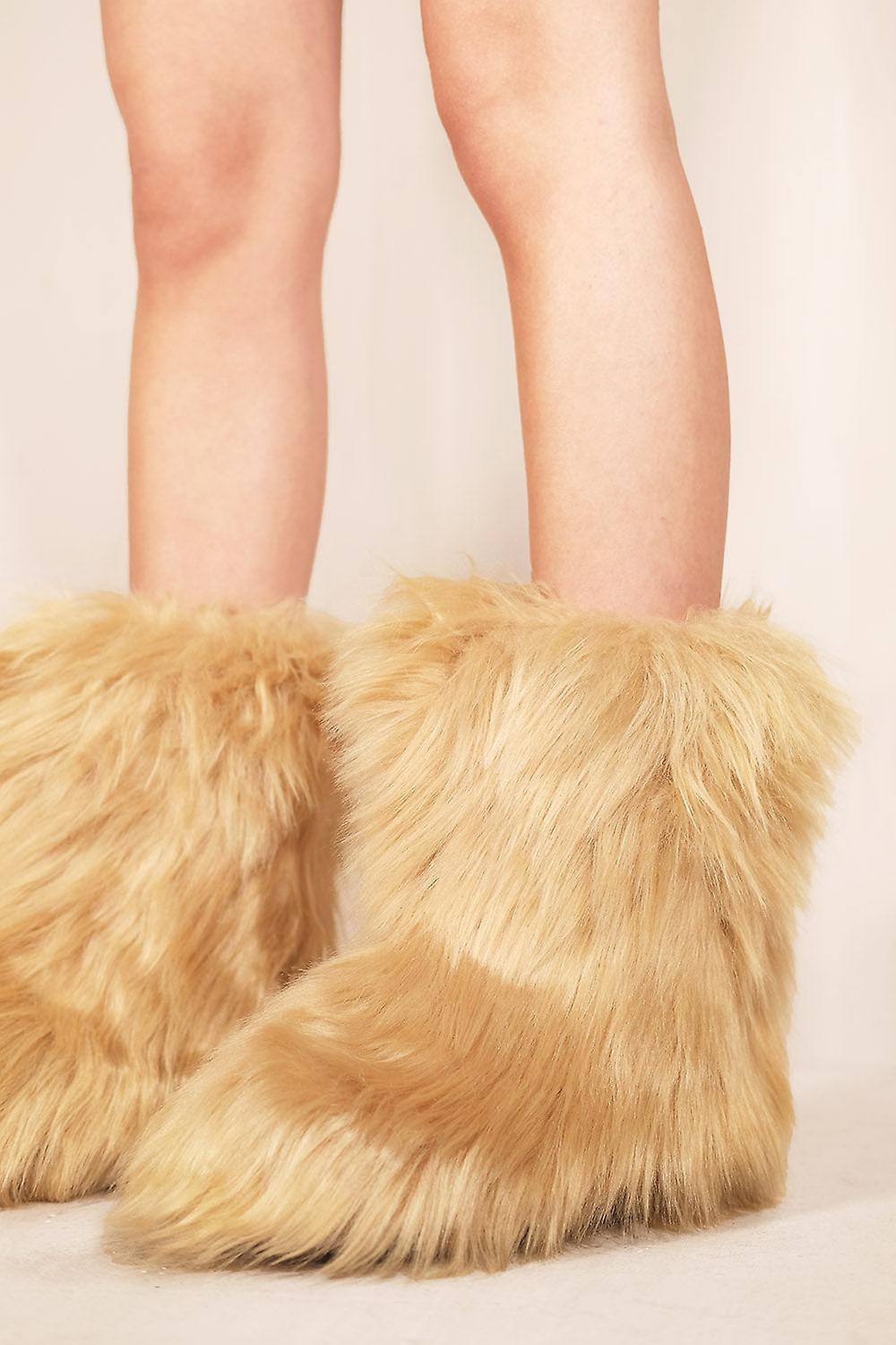 Where's That From Womens 'Malaya' Platform Fluffy Faux Fur Ankle Boots ...