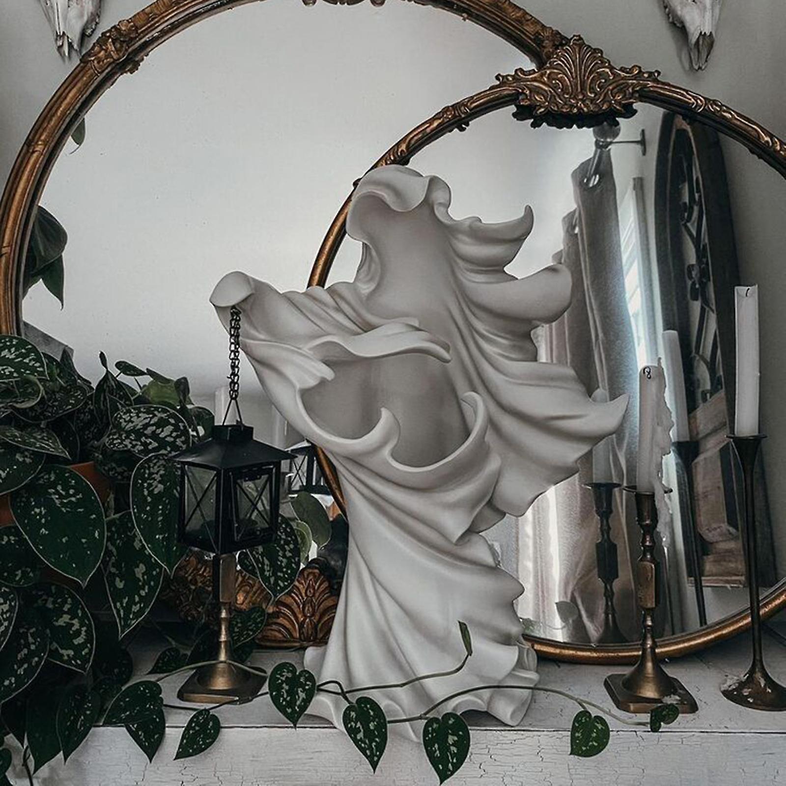 Small Ghost Figurine Statue, Figurine With Lantern Decor Statue ...