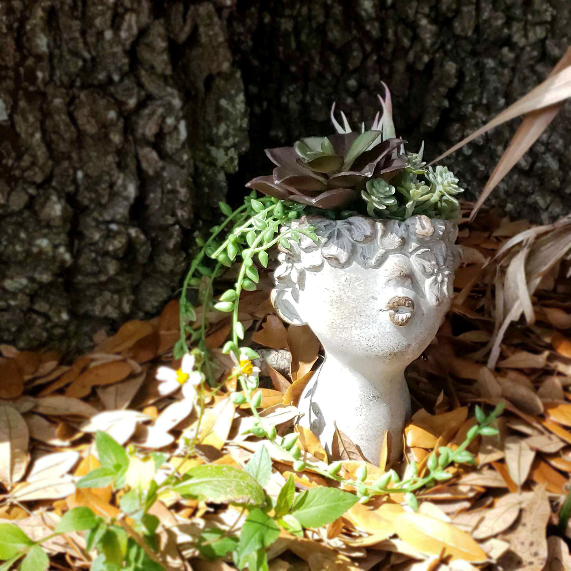 Pucker Up Junior Kissing Face Weathered Finish Concrete Head Mini ...