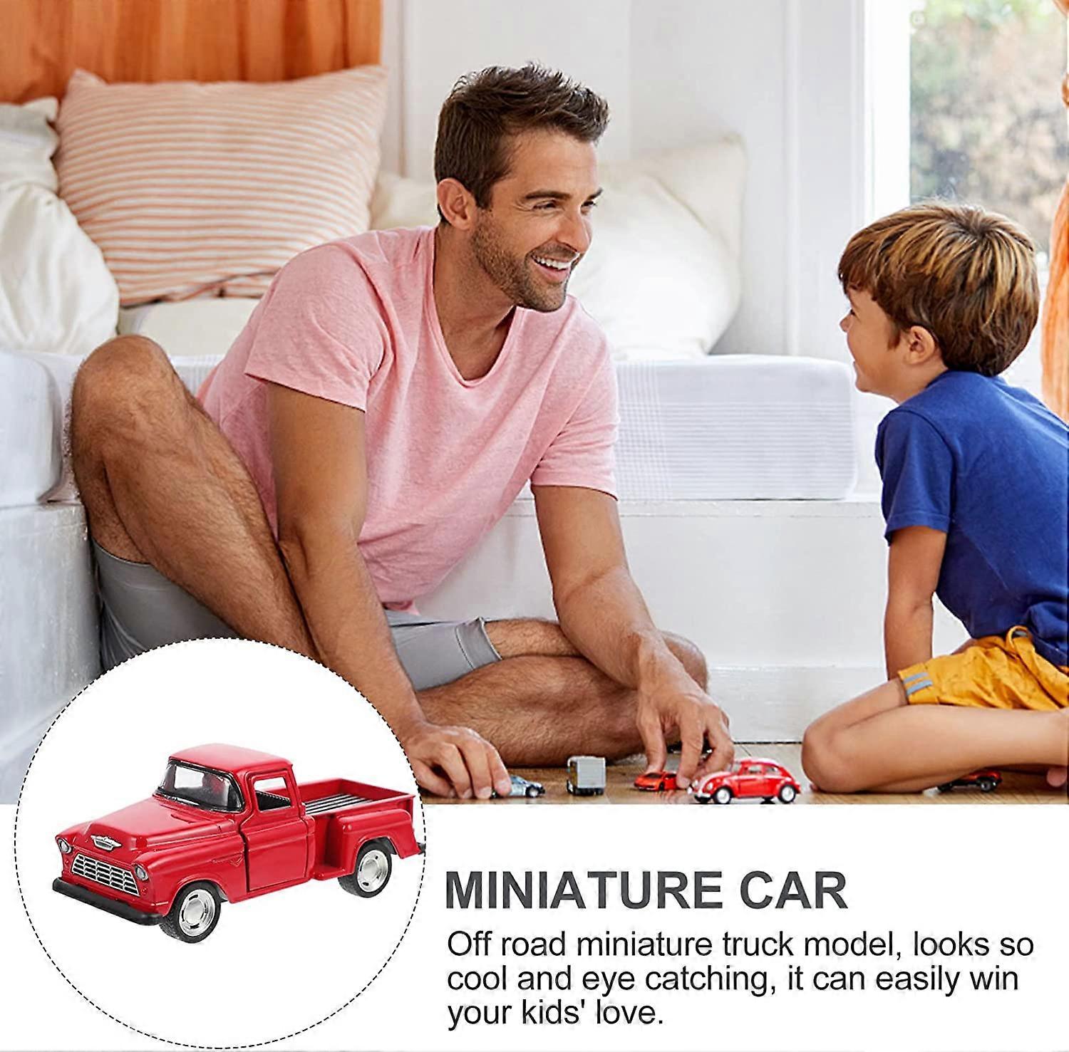 Little Red Model Car Realistic Metal Pickup Truck Tabletop Decoration ...